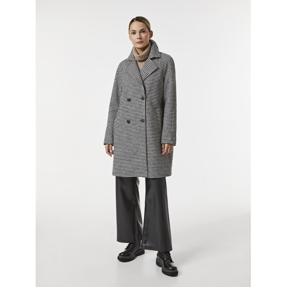 Sobretudo com botões - S24WAPWOTW002_10 | Code